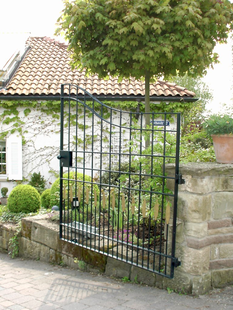 Metallgestaltung U. Hoefling Gartentore