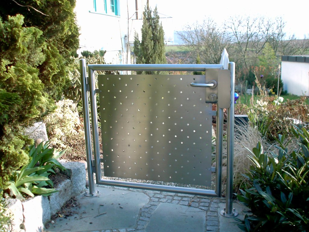 Metallgestaltung U. Hoefling Gartentore